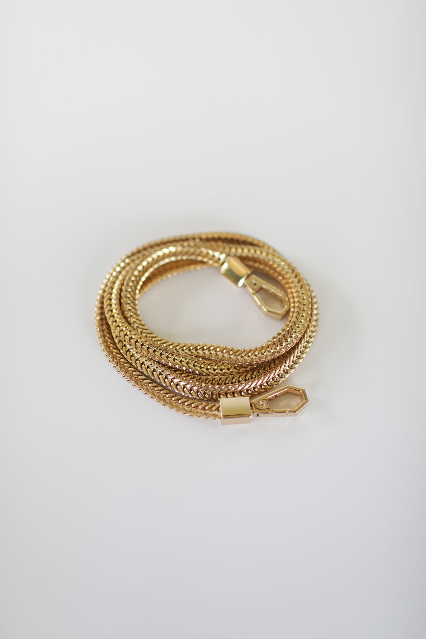 Cleopatra Gold Phone Chain – Yena